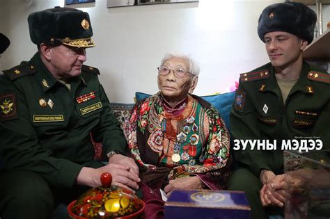 ФОТО Халх голын байлдааны түүхэн гэрч 100 настай буурайд хүндэтгэл үзүүлэв