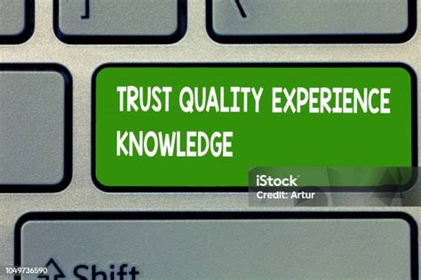 텍스트 기호 신뢰 품질 경험 지식을 보여주는입니다 개념 사진 고객 서비스 품질 및 만족도 개성 개념에 대한 스톡 사진 및 기타 이미지 개성 개념 결심 고객 Istock