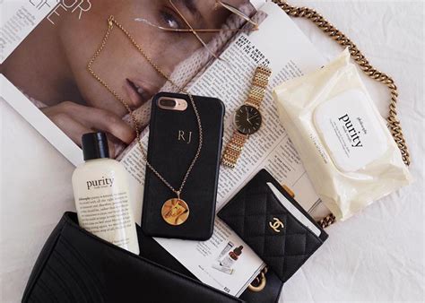 How To Use Face Wipes Correctly Glowsly