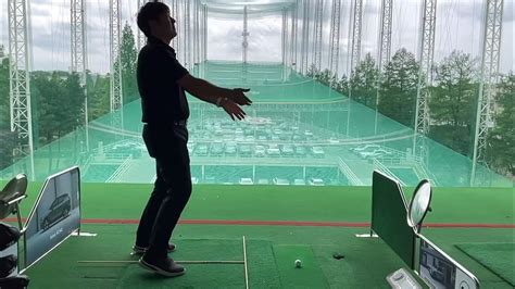 연습 중 쉬는타임 제자와 트릭샷😁 Golf Golfswing 골프 골프왕 골프스윙 골프연습 골프팁 골프팁 트릭샷 주니어골프 골린이 골프레슨 훈련코치