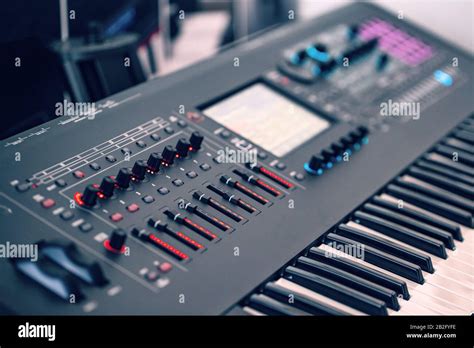 Midi Instrument Hi Res Stock Photography And Images Alamy