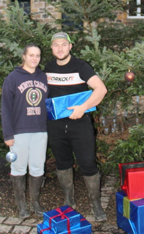 Machézal Augustine Et Thomas Organisent Le Premier Marché De Noël Du Village