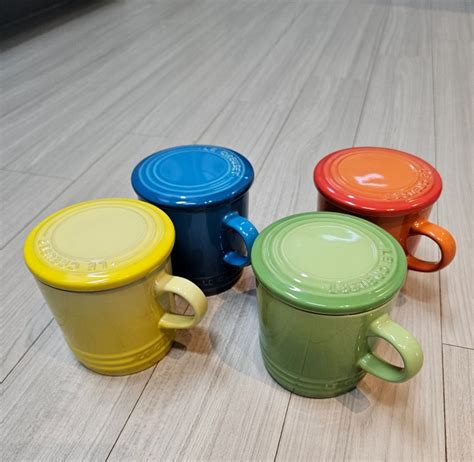 새제품 르쿠르제 뚜껑머그컵 4p 당근 중고거래