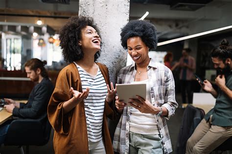 회사에서 프로젝트 및 프로그래밍 작업을 하는 소프트웨어 엔지니어 개념에 대한 스톡 사진 및 기타 이미지 개념 계획 교육