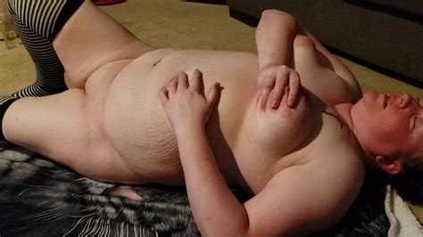 Watch me playing with my body I m hot for you Vidéos Porno Gratuites YouPorn