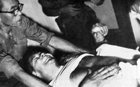 Pilot Cia Ditembak Jatuh Di Ambon