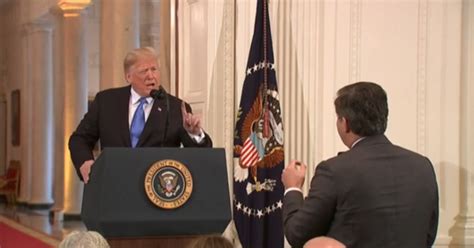 트럼프 설전 벌인 Cnn기자 백악관 출입정지