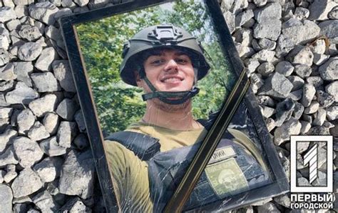 Витягнув батька з під обстрілів рідні та близькі простилися у Кривому Розі з полеглим за