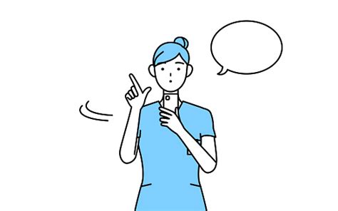 여성 간호사 물리 치료사 작업 치료사 언어 치료사 유니폼을 입은 간호 조무사가 스마트폰을 조작합니다 가정간병인에 대한 스톡 벡터 아트 및 기타 이미지 Istock