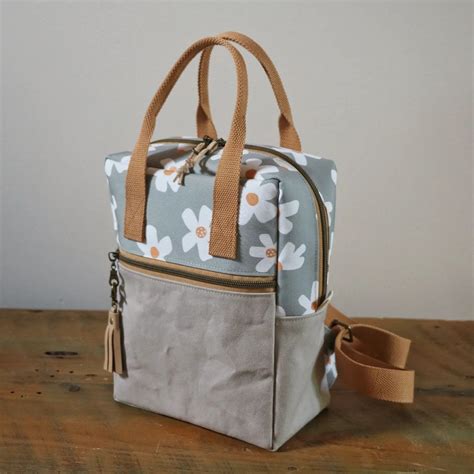 Retro Daisy Print Backpack With Neutral Design