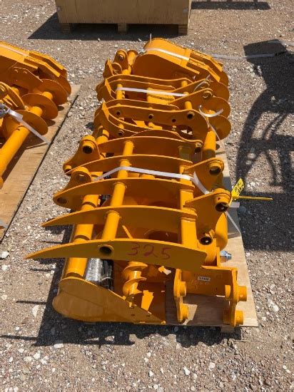 Cat 301 Excavator Attachment Buckets Thumb Rake And Post Hole Digger