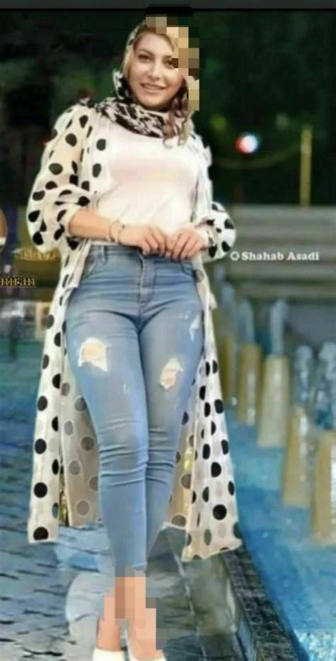 تیپ ناجور فریبا نادری با مانتوی جلو باز عکس روزنو