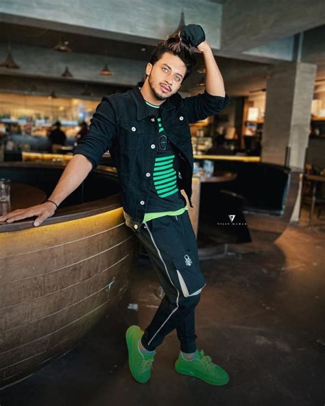 Hasnain Khan Hot Wallpapers Photos Images And Pictures 2024 Finetoshine