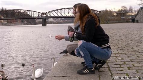 White Lady Pee Voyeur