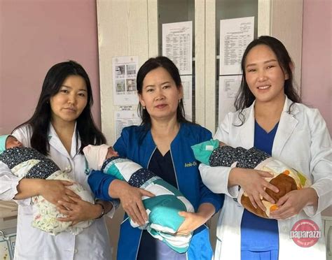 Налайх дүүрэгт гурван ихэр охин мэндэлжээ