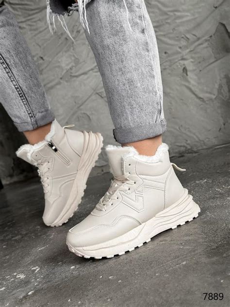 Кросівки зимові — ціна 880 грн у каталозі Кросівки Купити жіночі речі за доступною ціною на Шафі