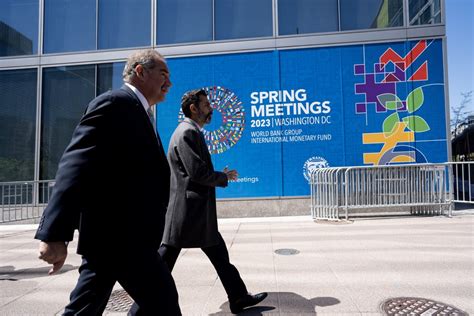 МВФ знову підтвердив перегляд прогнозу зростання економіки Китаю у бік підвищення Читайте на