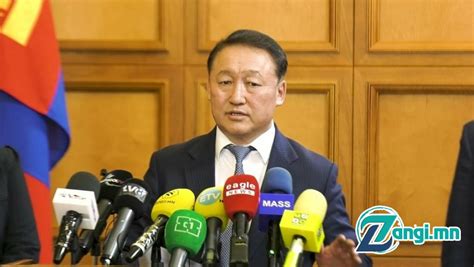 Zangi Mn Д Тогтохсүрэн Монгол ёсоор ахмадуудад хүндэтгэл үзүүлж 20 000 төгрөг өгсөн