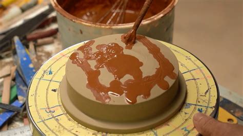 [백자공예상자] 문양 새기고 다른 색의 흙으로 메우기 Youtube