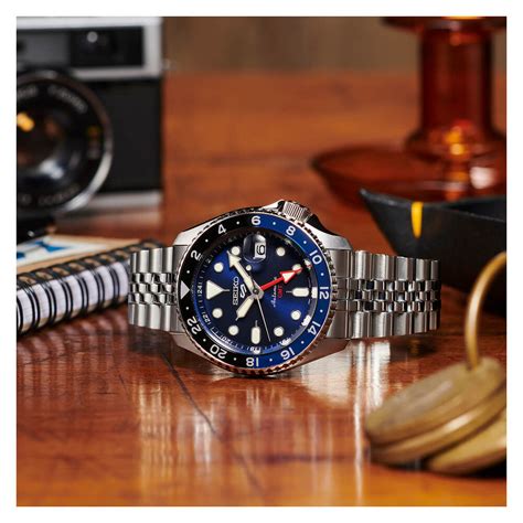 Seiko 5 Sports Gmt 425mm Blue Dial Bracelet Watch