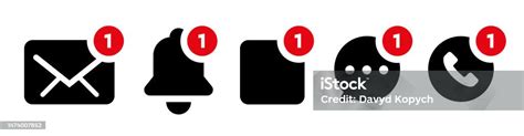 알림 아이콘을 설정합니다 새 전자 메일 새 메시지 아이콘입니다 소셜 미디어 채팅은 커뮤니케이션을 알립니다 벡터 일러스트 레이 션