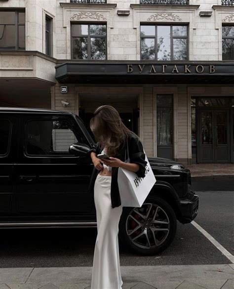 Pin By Futurepossibility Faceless Ma On Baddie Dior Girl Classy