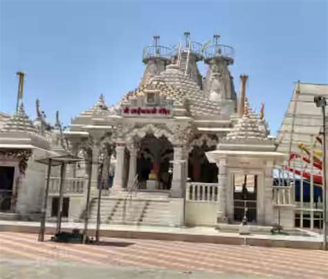 Aai Mata Mandir जोधपुर के इस मंदिर को लोग कहते हैं दरगाह और अखंड