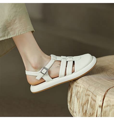 앞막힌샌들 여자스트랩 캐주얼샌들 발편한 여성샌달 자이언트 소프트 가죽 발가락 캡 티몬