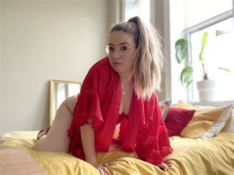 Pull It Nudes By Wst