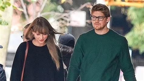 Everything We Know About Taylor Swift And Joe Alwyns Split