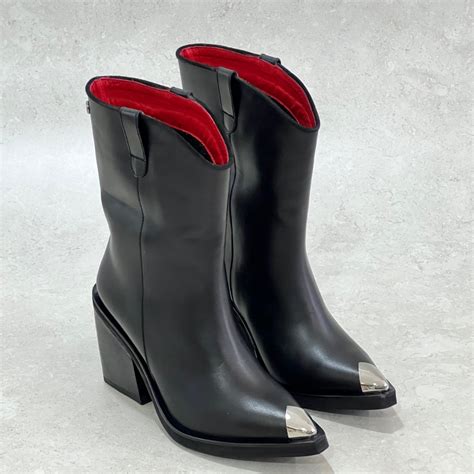 Botin Texano En Cuero Ana Sofia Negro Santina Boots