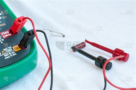 测量电阻的数字万用表