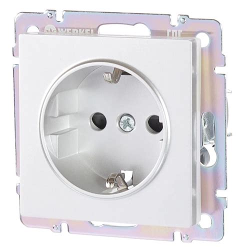 Розетка встраиваемая Werkel с заземлением со шторками купить по низкой цене в интернет