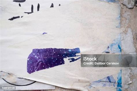 찢어진 거리 포스터 배경 추상적이고 풍화된 종이 콜라주 0명에 대한 스톡 사진 및 기타 이미지 0명 개념과 주제 거리