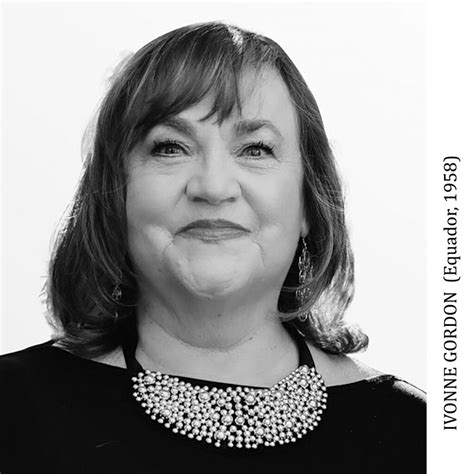 Ivonne Gordon Revista Acrobata