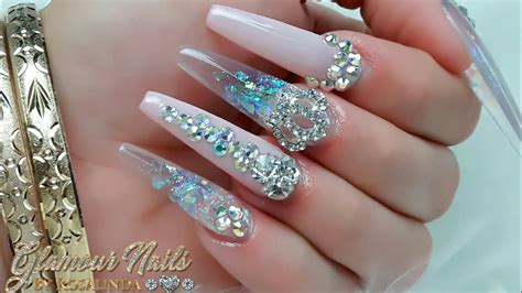 Uñas Extra Largas Esmaltadas Con Transparencias Con Efecto De Ala De