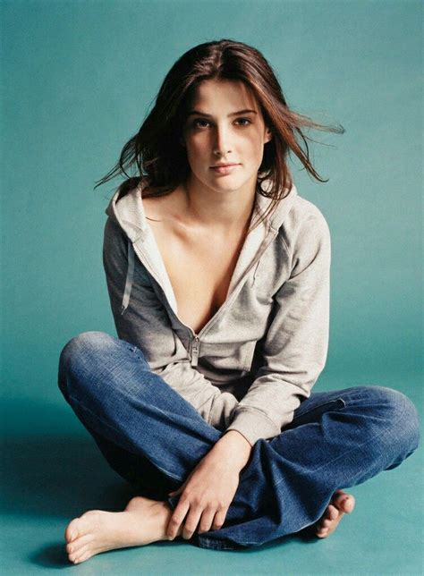 Women We Love Cobie Smulders 28 Photos Suburban Men Artofit