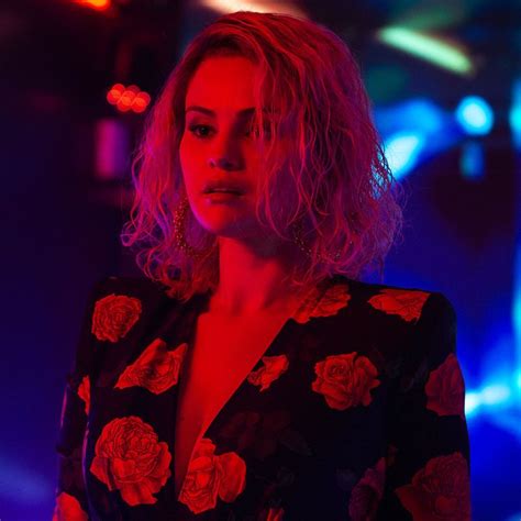 Selena Gomez Wardrobe Malfunction Selena Gomez Nip Slip Marie Claire