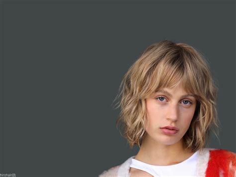 40 Chic Layered Bob With Bangs Ideas For 2025