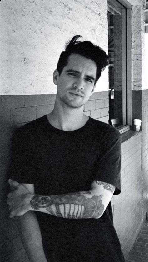 🖤🖤🖤🖤🖤🖤🖤 Brendon Urie Tattoos Panic At The Disco Haircut Brandon Urie