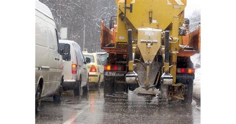 Общината обработи срещу заледяване пътищата в София