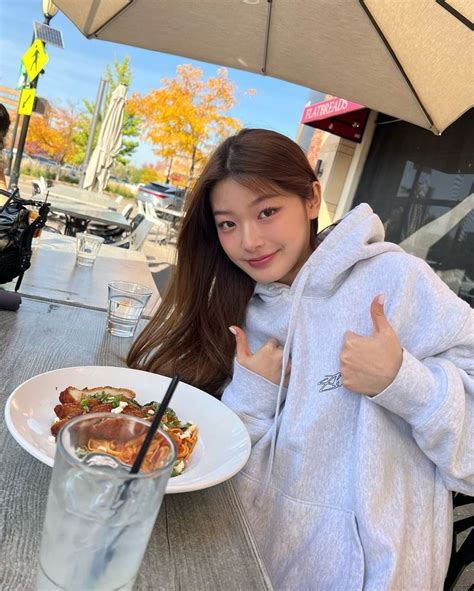 Famosas Y Tercera Parte 19 Jeung Younchae Katseye Wattpad