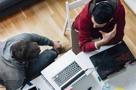 前端：我身邊都認為前端比後端重要，網友：這個「都」太低端！ 每日頭條