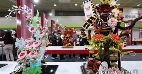 포토 눈길 사로잡는 대형 설탕공예 작품