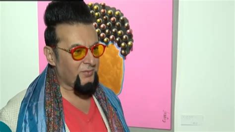 „ДВУЛИЦИЕ” Евгени Минчев откри първата си самостоятелна изложба Nova News