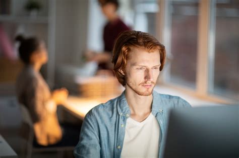 Premium Photo Man In Front Of Computer