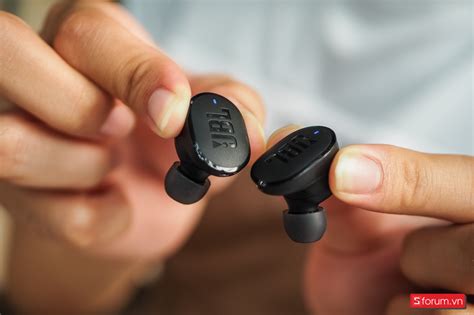 Trên tay JBL Tune Buds Nhiều tính năng với chống ồn ANC xuyên âm chất âm tốt nhưng tiếc là