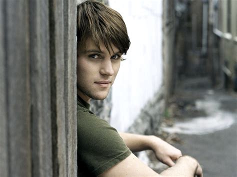 배경 화면 초상화 좌석 사진술 배우 유행 봄 사람 소녀 아름다움 눈 여자 영상 스냅 사진 헤어 스타일 인간 위치 인물 사진 사진 촬영 예술