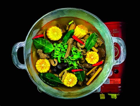 Thắng Cố Giữa Sài Gòn Báo Phụ Nữ