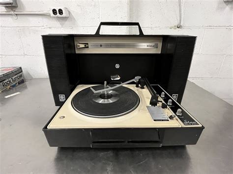 Biddergy Worldwide Online Auction And Liquidation Services Ge Record Player